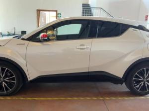 Balts Toyota C-HR 2018 Daugavpils, ar dzinēja tilpumu 1.80 L un nobraukumu 119 tūkst. km par 16250 €, foto 9 vietnē AUTOMOTO.COM.LV