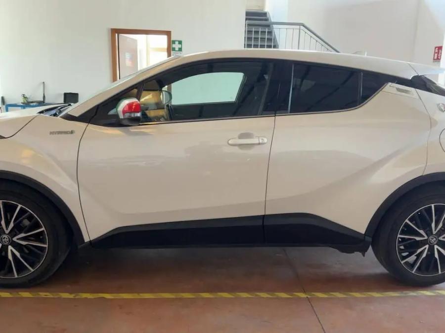 Balts Toyota C-HR 2018 Daugavpils, ar dzinēja tilpumu 1.80 L un nobraukumu 119 tūkst. km par 16250 €, foto 9 vietnē AUTOMOTO.COM.LV