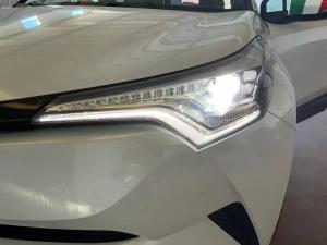 Balts Toyota C-HR 2018 Daugavpils, ar dzinēja tilpumu 1.80 L un nobraukumu 119 tūkst. km par 16250 €, foto 10 vietnē AUTOMOTO.COM.LV