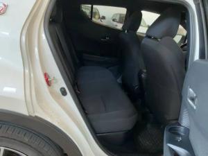 Balts Toyota C-HR 2018 Daugavpils, ar dzinēja tilpumu 1.80 L un nobraukumu 119 tūkst. km par 16250 €, foto 14 vietnē AUTOMOTO.COM.LV