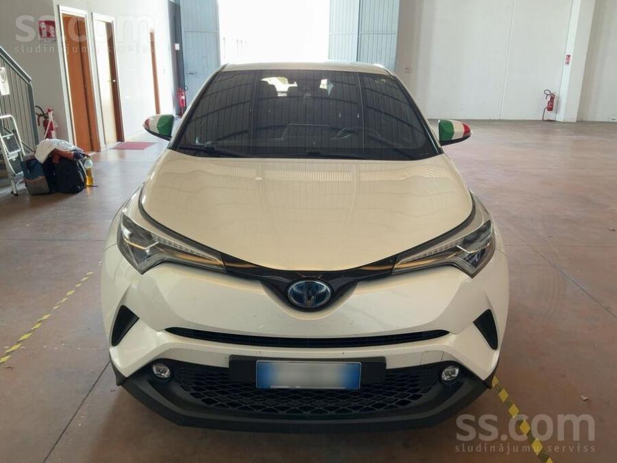 Белый Тойота C-HR 2018 в Даугавпилс, объемом двигателя 1.80 л и пробегом 119 тыс. км за 16750 €, фото 9 на AUTOMOTO.COM.LV