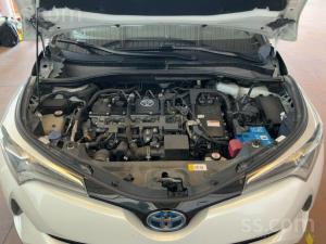 Белый Тойота C-HR 2018 в Даугавпилс, объемом двигателя 1.80 л и пробегом 119 тыс. км за 16750 €, фото 13 на AUTOMOTO.COM.LV