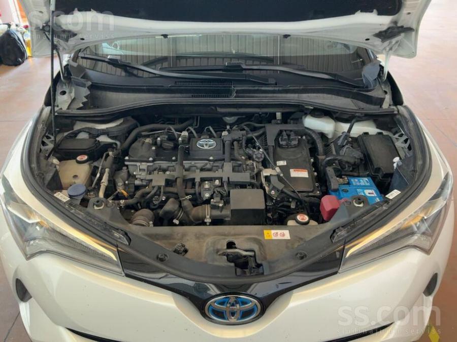 Белый Тойота C-HR 2018 в Даугавпилс, объемом двигателя 1.80 л и пробегом 119 тыс. км за 16750 €, фото 13 на AUTOMOTO.COM.LV