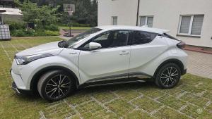 Balts Toyota C-HR 2018 Viļņa, ar dzinēja tilpumu 1.80 L un nobraukumu 110 tūkst. km par 16650 €, foto 4 vietnē AUTOMOTO.COM.LV
