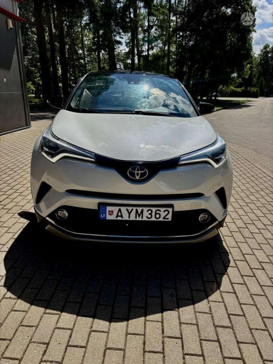 Белый Тойота C-HR 2018 в Алитус, объемом двигателя 1.80 л и пробегом 370 тыс. км за 11499 €, фото 3 на AUTOMOTO.COM.LV
