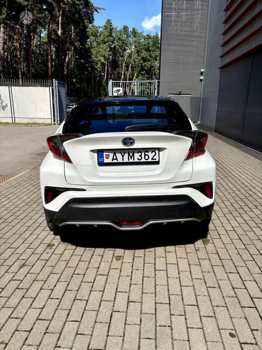 Белый Тойота C-HR 2018 в Алитус, объемом двигателя 1.80 л и пробегом 370 тыс. км за 11499 €, фото 6 на AUTOMOTO.COM.LV
