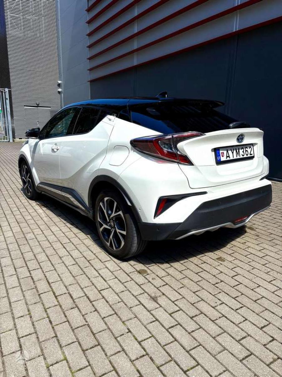 Белый Тойота C-HR 2018 в Алитус, объемом двигателя 1.80 л и пробегом 370 тыс. км за 11499 €, фото 7 на AUTOMOTO.COM.LV