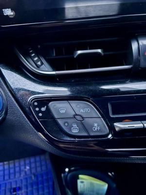 Белый Тойота C-HR 2018 в Алитус, объемом двигателя 1.80 л и пробегом 370 тыс. км за 11499 €, фото 14 на AUTOMOTO.COM.LV