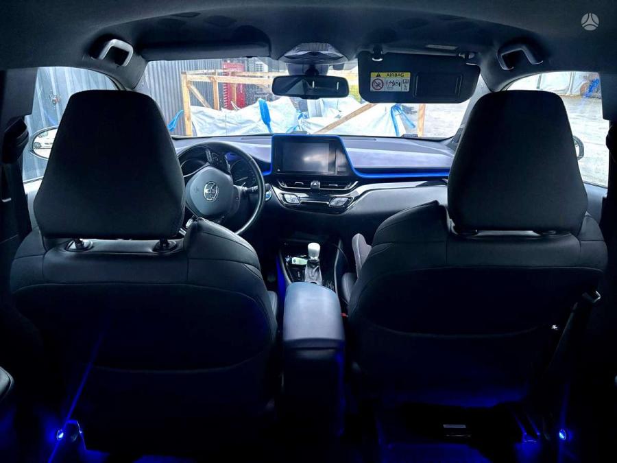 Белый Тойота C-HR 2018 в Алитус, объемом двигателя 1.80 л и пробегом 370 тыс. км за 11499 €, фото 16 на AUTOMOTO.COM.LV
