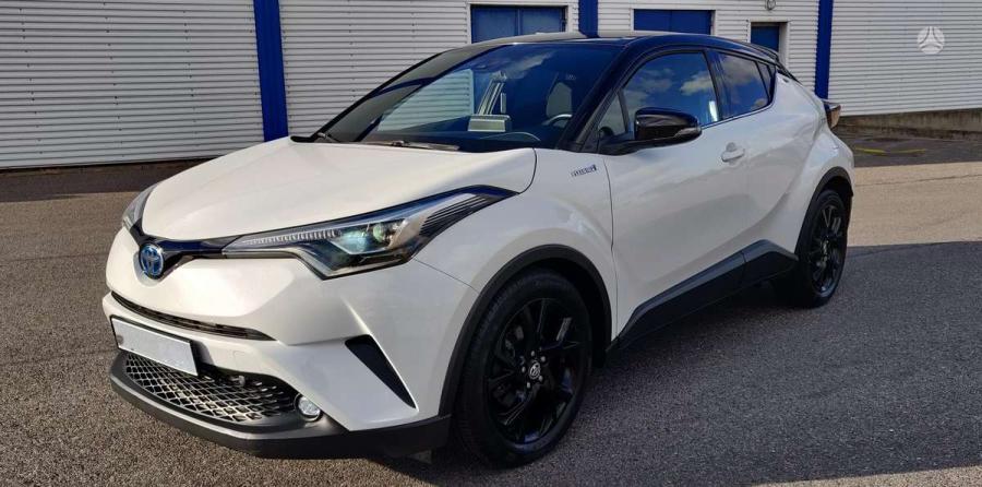 Белый Тойота C-HR 2018 в Клайпеда, объемом двигателя 1.80 л и пробегом 88 тыс. км за 16300 €, фото 3 на AUTOMOTO.COM.LV