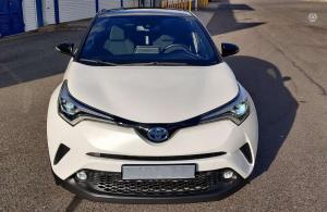 Белый Тойота C-HR 2018 в Клайпеда, объемом двигателя 1.80 л и пробегом 88 тыс. км за 16300 €, фото 4 на AUTOMOTO.COM.LV