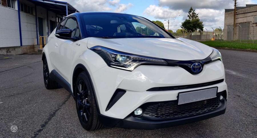 Белый Тойота C-HR 2018 в Клайпеда, объемом двигателя 1.80 л и пробегом 88 тыс. км за 16300 €, фото 5 на AUTOMOTO.COM.LV