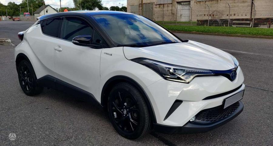 Белый Тойота C-HR 2018 в Клайпеда, объемом двигателя 1.80 л и пробегом 88 тыс. км за 16300 €, фото 6 на AUTOMOTO.COM.LV