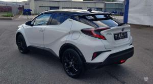 Белый Тойота C-HR 2018 в Клайпеда, объемом двигателя 1.80 л и пробегом 88 тыс. км за 16300 €, фото 11 на AUTOMOTO.COM.LV