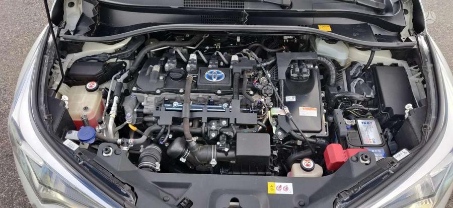 Белый Тойота C-HR 2018 в Клайпеда, объемом двигателя 1.80 л и пробегом 88 тыс. км за 16300 €, фото 13 на AUTOMOTO.COM.LV