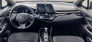 Белый Тойота C-HR 2018 в Клайпеда, объемом двигателя 1.80 л и пробегом 88 тыс. км за 16300 €, фото 16 на AUTOMOTO.COM.LV