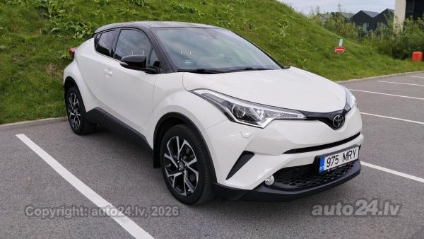 White Toyota C-HR 2018 in Tallinn, with an engine capacity of 1.20 L and mileage of 61 thousand km for 16490 €, photo 4 on AUTOMOTO.COM.LV