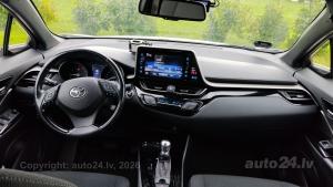 White Toyota C-HR 2018 in Tallinn, with an engine capacity of 1.20 L and mileage of 61 thousand km for 16490 €, photo 14 on AUTOMOTO.COM.LV