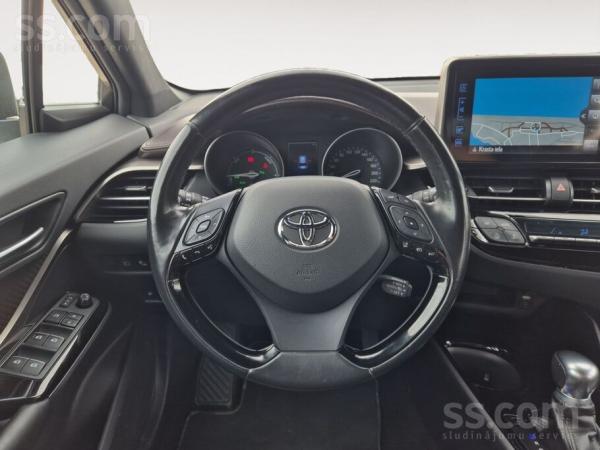 Balts Toyota C-HR 2018 Rīga, ar dzinēja tilpumu 1.80 L un nobraukumu 67 tūkst. km par 18400 €, foto 10 vietnē AUTOMOTO.COM.LV