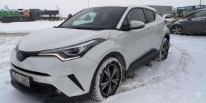 White Toyota C-HR 2019 in Klaipeda, with an engine capacity of 1.80 L and mileage of 105 thousand km for 19500 €, photo 2 on AUTOMOTO.COM.LV