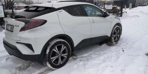White Toyota C-HR 2019 in Klaipeda, with an engine capacity of 1.80 L and mileage of 105 thousand km for 19500 €, photo 3 on AUTOMOTO.COM.LV