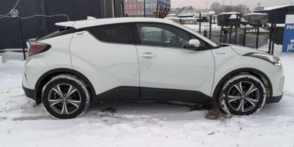 Balts Toyota C-HR 2019 Klaipėda, ar dzinēja tilpumu 1.80 L un nobraukumu 105 tūkst. km par 19500 €, foto 5 vietnē AUTOMOTO.COM.LV