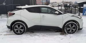 White Toyota C-HR 2019 in Klaipeda, with an engine capacity of 1.80 L and mileage of 105 thousand km for 19500 €, photo 5 on AUTOMOTO.COM.LV