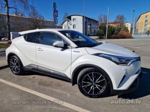 White Toyota C-HR 2019 in Tallinn, with an engine capacity of 1.80 L and mileage of 138 thousand km for 15500 €, photo  on AUTOMOTO.COM.LV