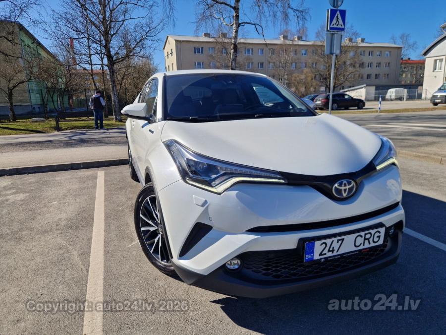 White Toyota C-HR 2019 in Tallinn, with an engine capacity of 1.80 L and mileage of 138 thousand km for 15500 €, photo 6 on AUTOMOTO.COM.LV