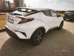 Белый Тойота C-HR 2019 в Таллин, объемом двигателя 1.80 л и пробегом 126 тыс. км за 17999 €, фото 5 на AUTOMOTO.COM.LV