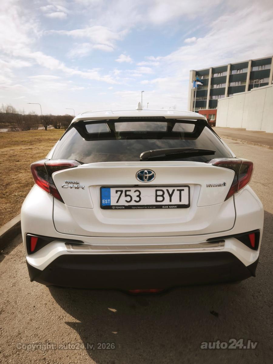 Белый Тойота C-HR 2019 в Таллин, объемом двигателя 1.80 л и пробегом 126 тыс. км за 17999 €, фото 6 на AUTOMOTO.COM.LV
