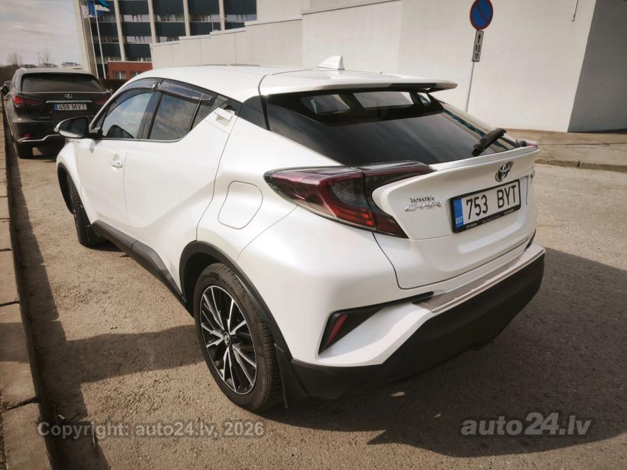 Белый Тойота C-HR 2019 в Таллин, объемом двигателя 1.80 л и пробегом 126 тыс. км за 17999 €, фото 11 на AUTOMOTO.COM.LV