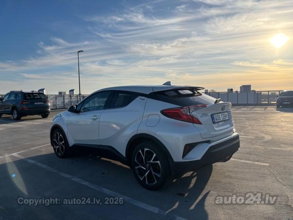 Белый Тойота C-HR 2019 в Таллин, объемом двигателя 1.80 л и пробегом 92 тыс. км за 19999 €, фото 1 на AUTOMOTO.COM.LV