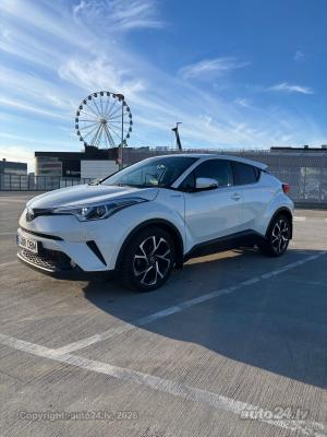 Balts Toyota C-HR 2019 Tallina, ar dzinēja tilpumu 1.80 L un nobraukumu 92 tūkst. km par 19999 €, foto 3 vietnē AUTOMOTO.COM.LV