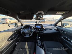 Balts Toyota C-HR 2019 Tallina, ar dzinēja tilpumu 1.80 L un nobraukumu 92 tūkst. km par 19999 €, foto 10 vietnē AUTOMOTO.COM.LV
