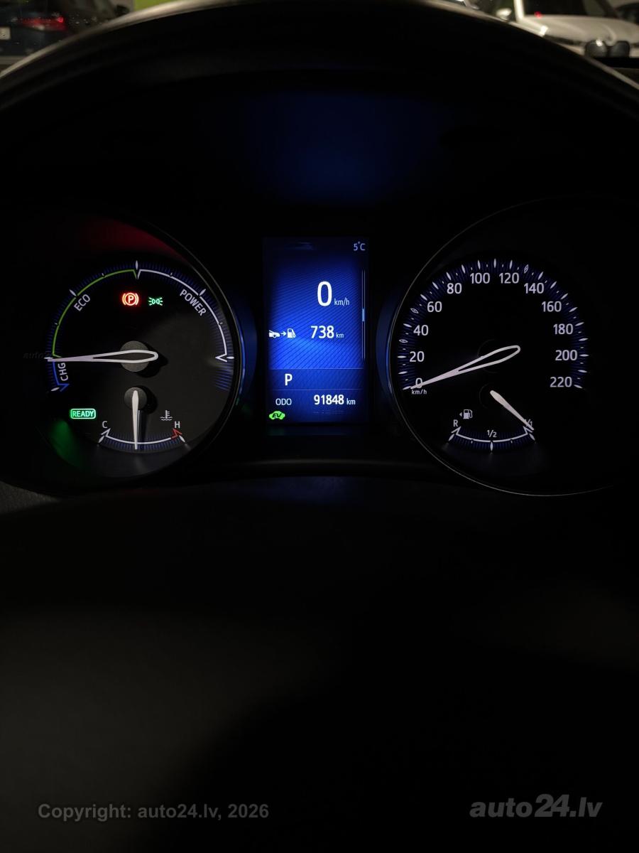 Balts Toyota C-HR 2019 Tallina, ar dzinēja tilpumu 1.80 L un nobraukumu 92 tūkst. km par 19999 €, foto 12 vietnē AUTOMOTO.COM.LV
