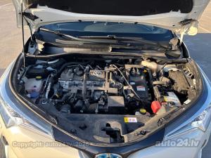 Balts Toyota C-HR 2019 Tallina, ar dzinēja tilpumu 1.80 L un nobraukumu 92 tūkst. km par 19999 €, foto 13 vietnē AUTOMOTO.COM.LV
