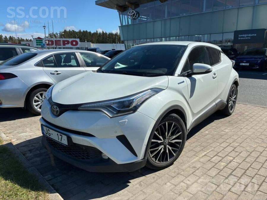 Balts Toyota C-HR 2019 Rīga, ar dzinēja tilpumu 1.80 L un nobraukumu 80 tūkst. km par 18500 €, foto 3 vietnē AUTOMOTO.COM.LV