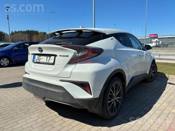 Balts Toyota C-HR 2019 Rīga, ar dzinēja tilpumu 1.80 L un nobraukumu 80 tūkst. km par 18500 €, foto 3 vietnē AUTOMOTO.COM.LV
