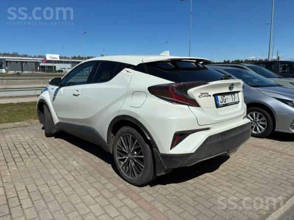Balts Toyota C-HR 2019 Rīga, ar dzinēja tilpumu 1.80 L un nobraukumu 80 tūkst. km par 18500 €, foto 4 vietnē AUTOMOTO.COM.LV