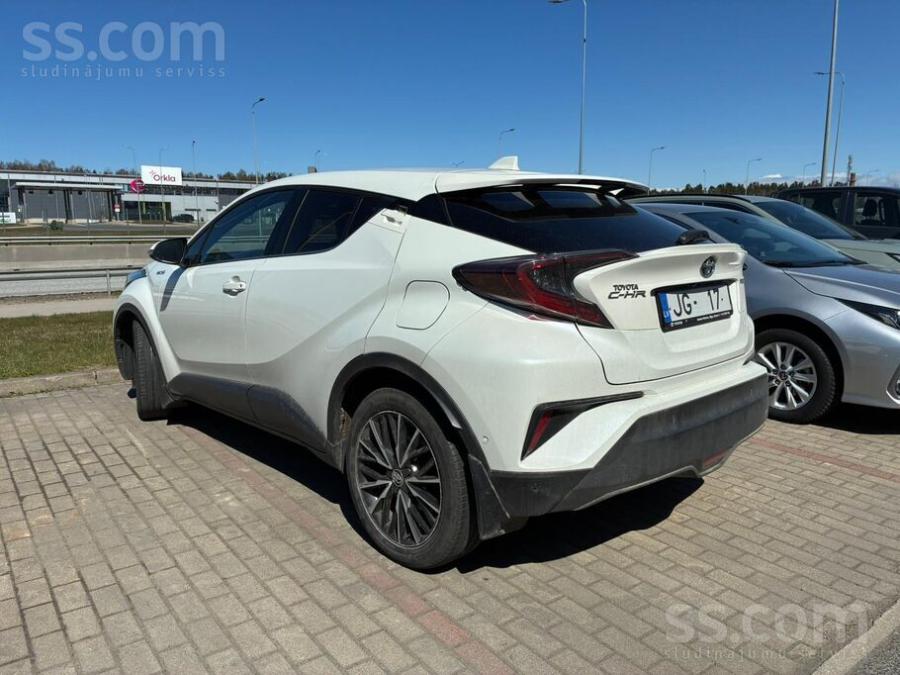 Balts Toyota C-HR 2019 Rīga, ar dzinēja tilpumu 1.80 L un nobraukumu 80 tūkst. km par 18500 €, foto 5 vietnē AUTOMOTO.COM.LV
