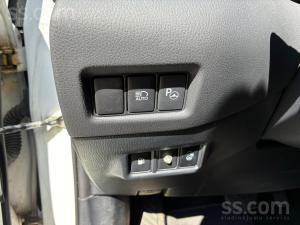 Balts Toyota C-HR 2019 Rīga, ar dzinēja tilpumu 1.80 L un nobraukumu 80 tūkst. km par 18500 €, foto 6 vietnē AUTOMOTO.COM.LV