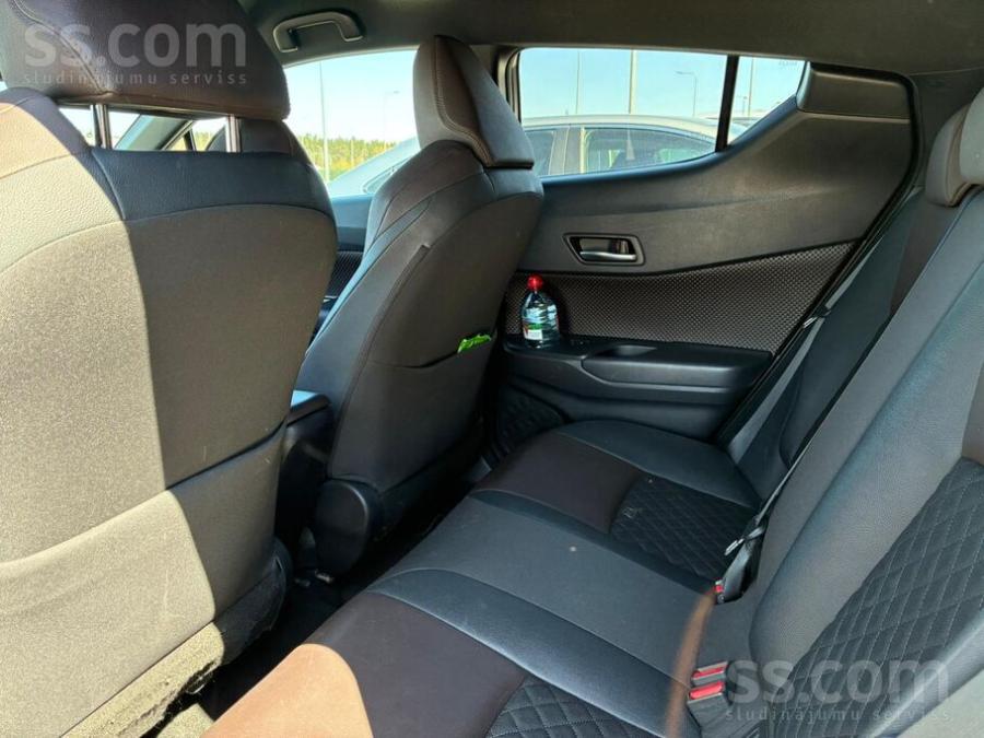 Balts Toyota C-HR 2019 Rīga, ar dzinēja tilpumu 1.80 L un nobraukumu 80 tūkst. km par 18500 €, foto 7 vietnē AUTOMOTO.COM.LV