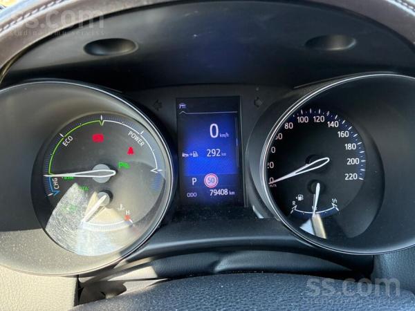 Balts Toyota C-HR 2019 Rīga, ar dzinēja tilpumu 1.80 L un nobraukumu 80 tūkst. km par 18500 €, foto 8 vietnē AUTOMOTO.COM.LV