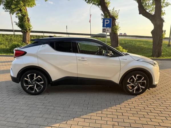 Balts Toyota C-HR 2019 Daugavpils, ar dzinēja tilpumu 1.80 L un nobraukumu 175 tūkst. km par 14800 €, foto 7 vietnē AUTOMOTO.COM.LV