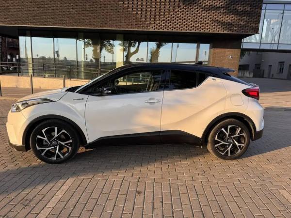 White Toyota C-HR 2019 in Daugavpils, with an engine capacity of 1.80 L and mileage of 175 thousand km for 14800 €, photo 6 on AUTOMOTO.COM.LV