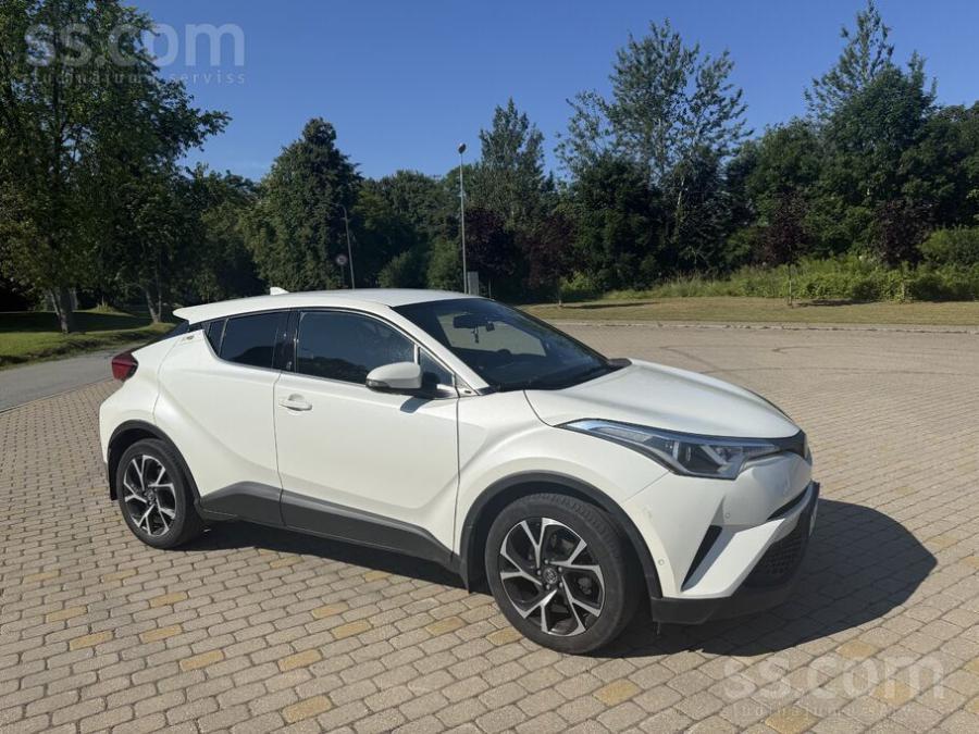 Balts Toyota C-HR 2019 Rīga, ar dzinēja tilpumu 1.20 L un nobraukumu 96 tūkst. km par 16000 €, foto 4 vietnē AUTOMOTO.COM.LV