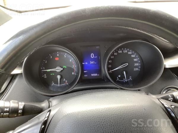 Balts Toyota C-HR 2019 Rīga, ar dzinēja tilpumu 1.20 L un nobraukumu 96 tūkst. km par 16000 €, foto 4 vietnē AUTOMOTO.COM.LV