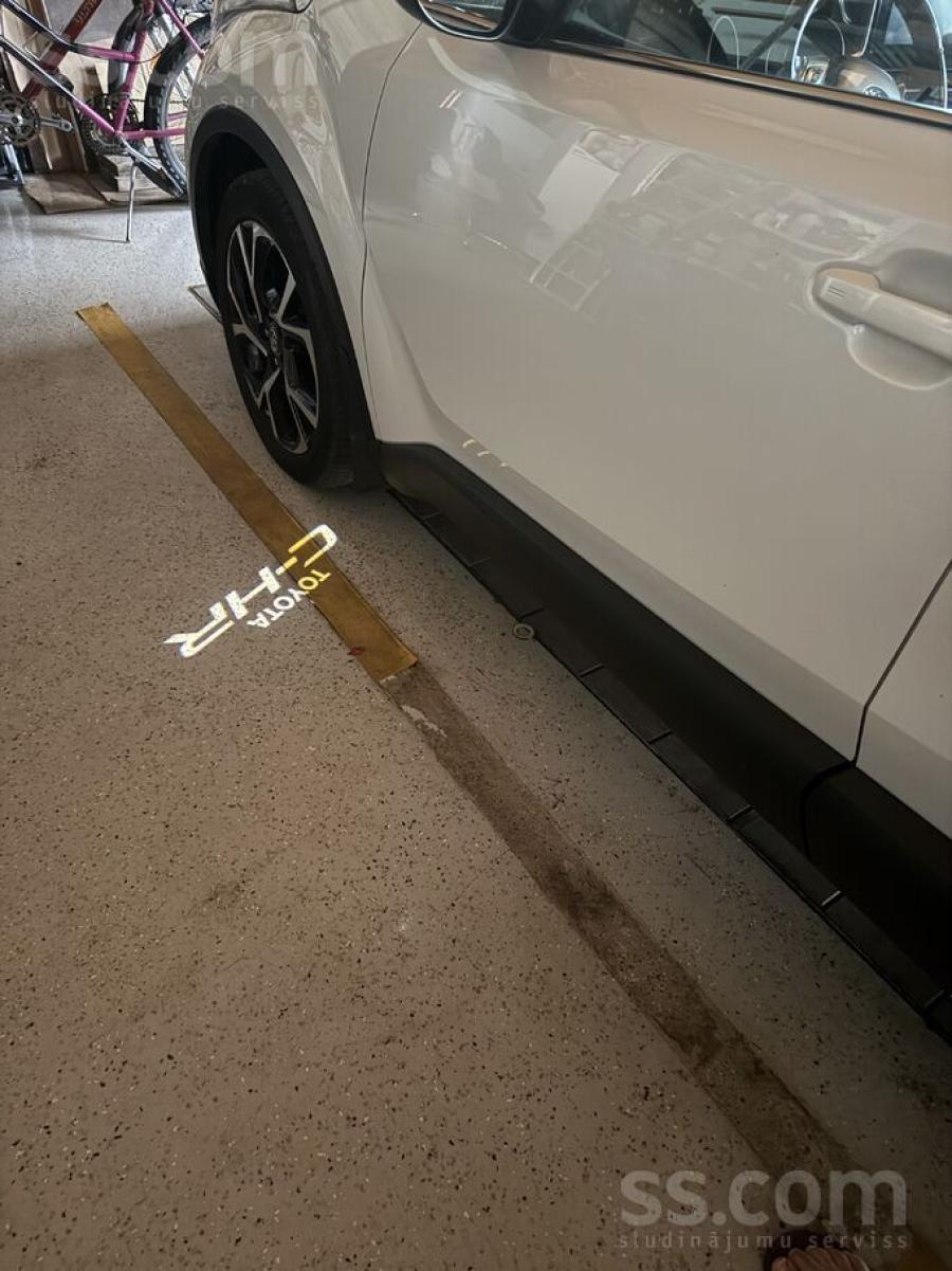 Balts Toyota C-HR 2019 Rīga, ar dzinēja tilpumu 1.20 L un nobraukumu 96 tūkst. km par 16000 €, foto 8 vietnē AUTOMOTO.COM.LV