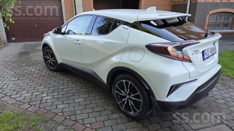 Balts Toyota C-HR 2019 Jelgava, ar dzinēja tilpumu 1.80 L un nobraukumu 125 tūkst. km par 17900 €, foto 5 vietnē AUTOMOTO.COM.LV